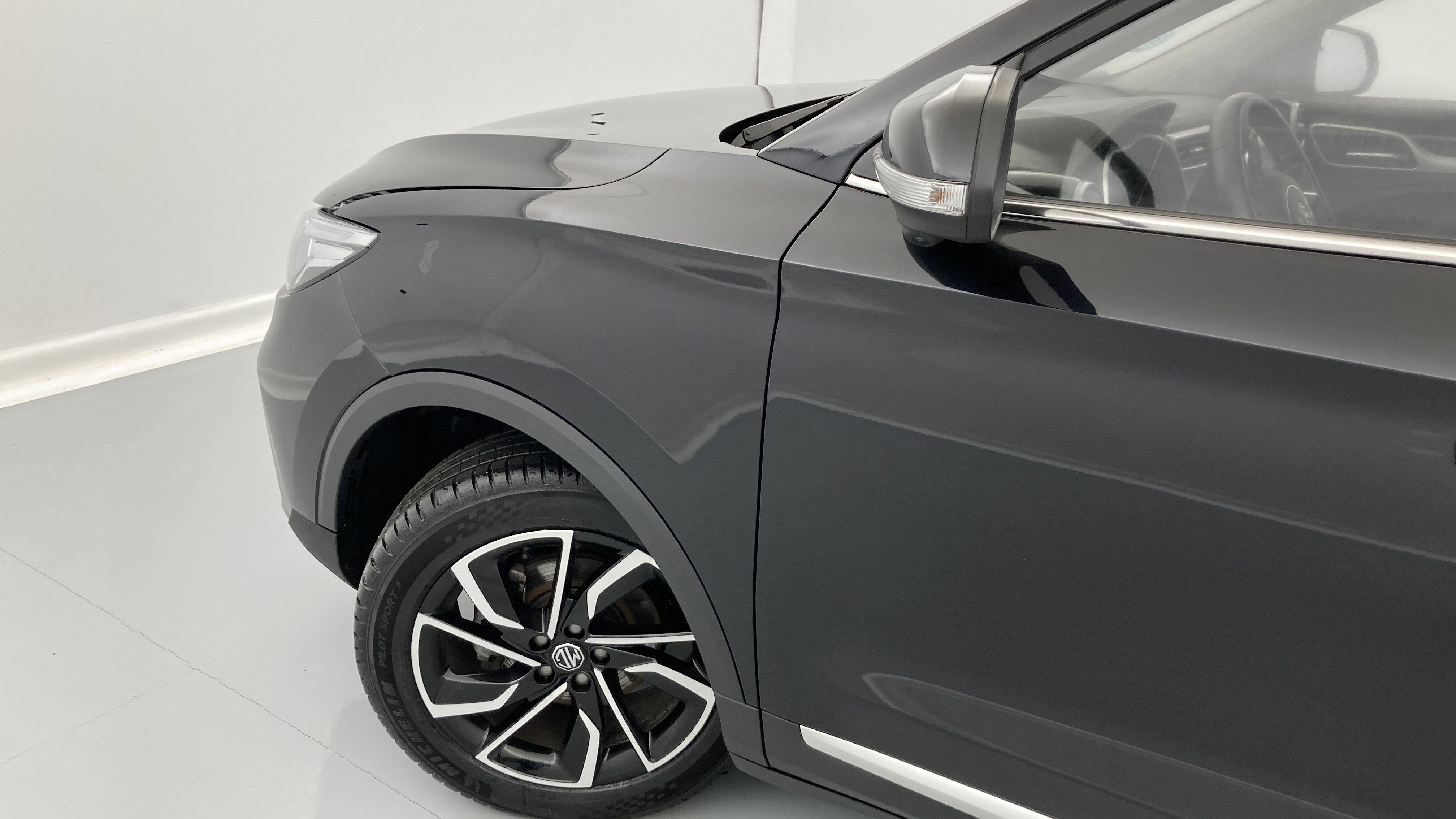 Voiture quasi neuve Mg Zs Luxury 1.5 VTI-TECH 106 Pebble Black 2395657 - OK Mobility